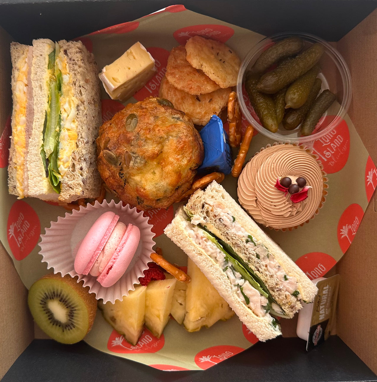 Deluxe Corporate Lunch Boxes (min 6) – Long Island Delicatessen